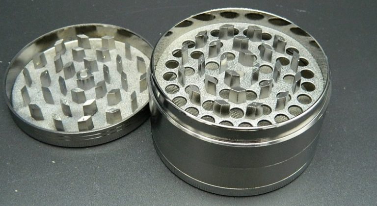 Best Weed Grinder: 2021 Top Picks and Buying Guide - 420 Big Bud